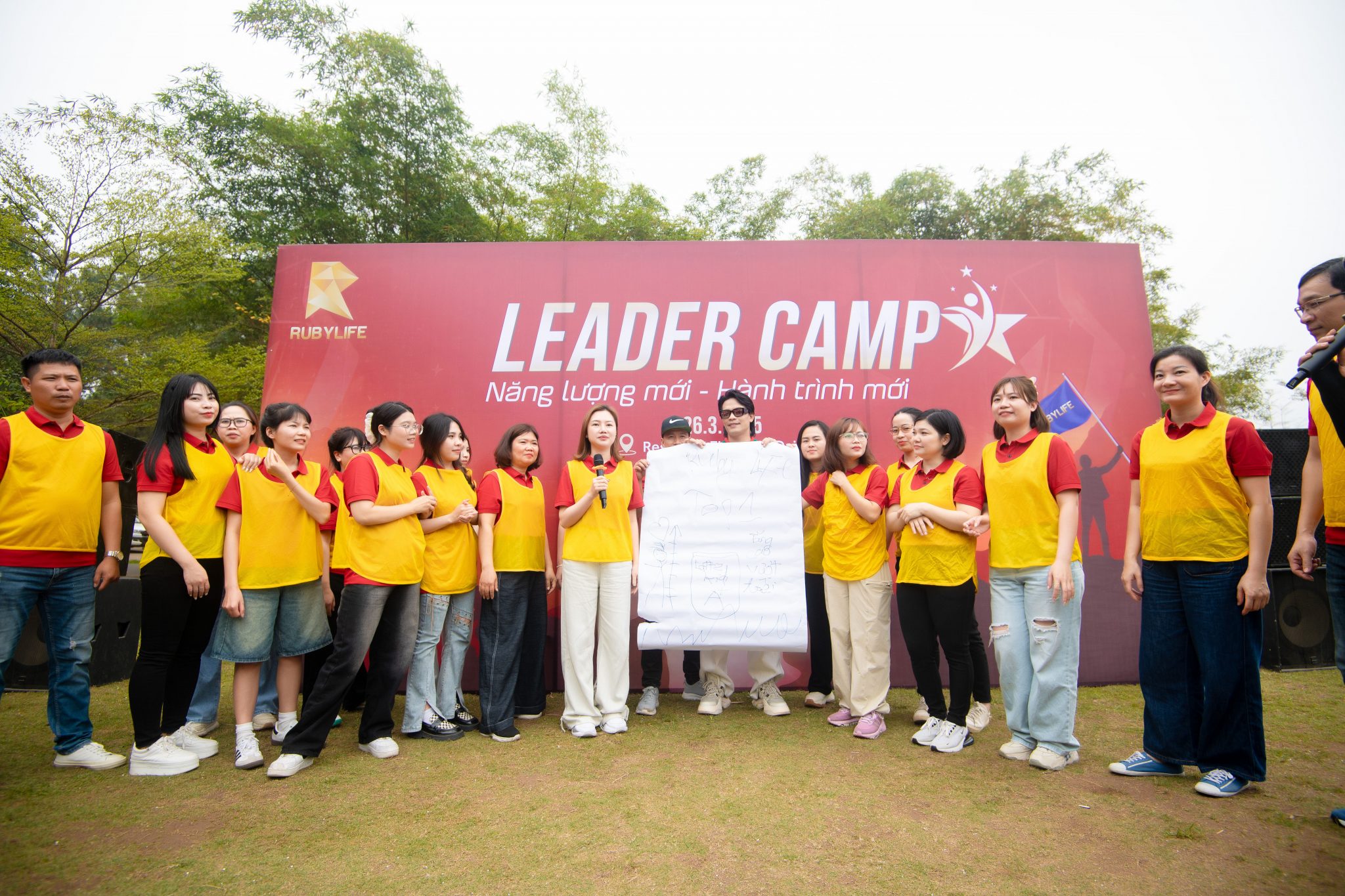 BÙNG NỔ TEAM BUILDING LEADER CAMP 2025 – KẾT NỐI KHÔNG GIỚI HẠN! – Rubylifegroup